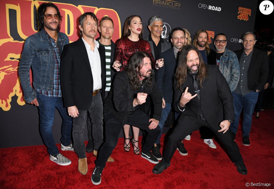 Rami Jaffee, Chris Shiflett, Nate Mendel, Whitney Cummings, Pat Smear ...