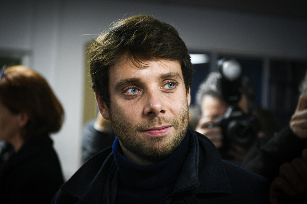 Photo : Benjamin Duhamel couvrant un meeting du RN le 15 novembre 2021 ...