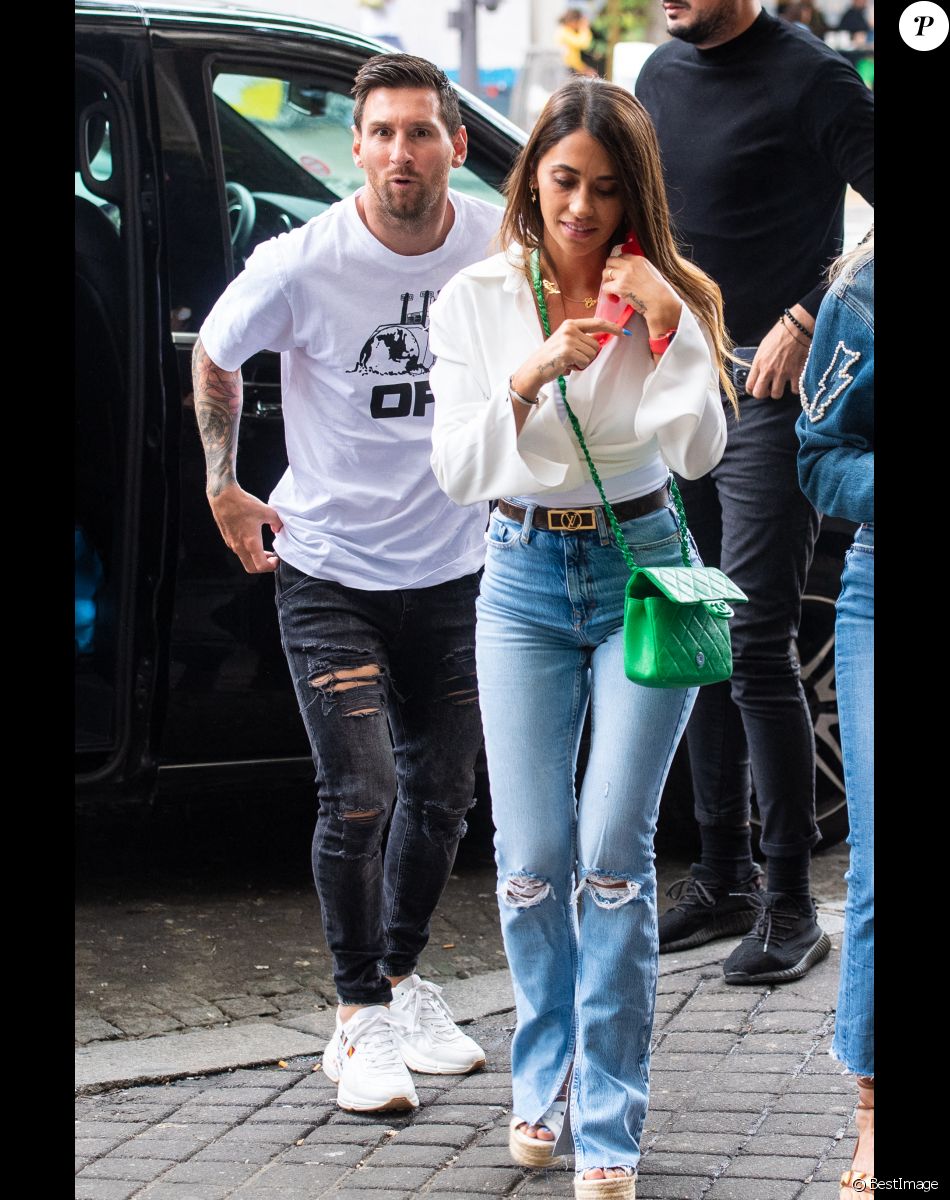 Lionel Messi : Séance bronzette avec Antonela, très sexy en maillot de ...