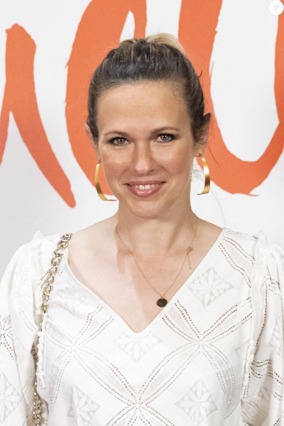 Lorie - Avant-première parisienne du film Cruella au cinéma Le Grand ...