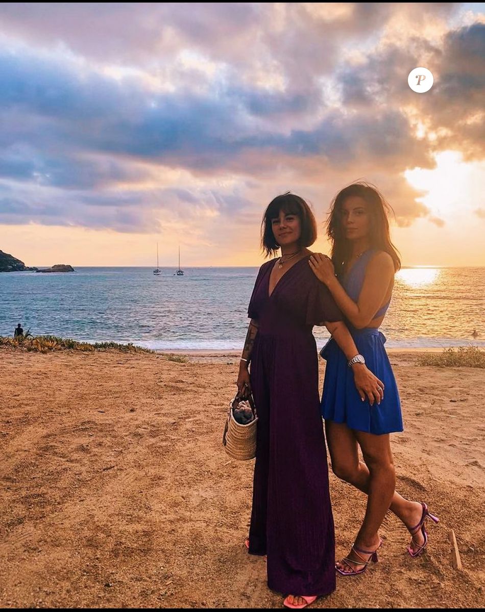 Alizée se dévoile radieuse avec un nouveau carré : été parfait, entouré ...