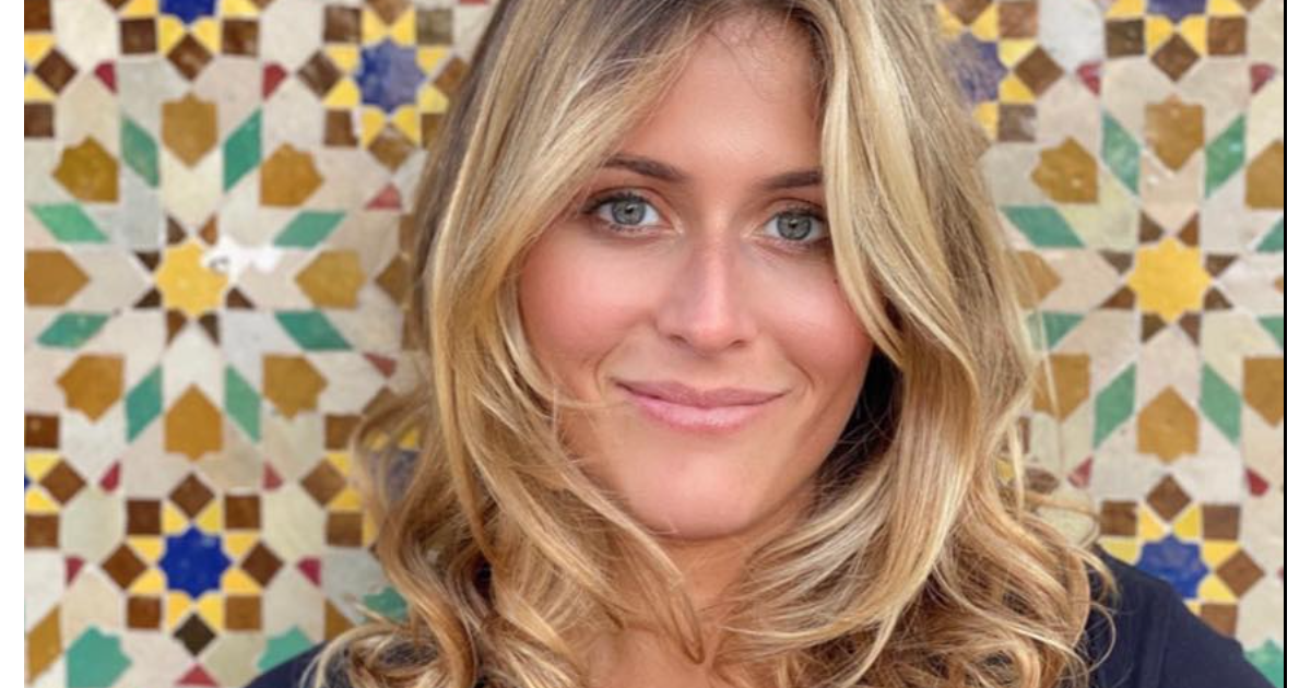 Flora Ghebali sur Facebook - Purepeople