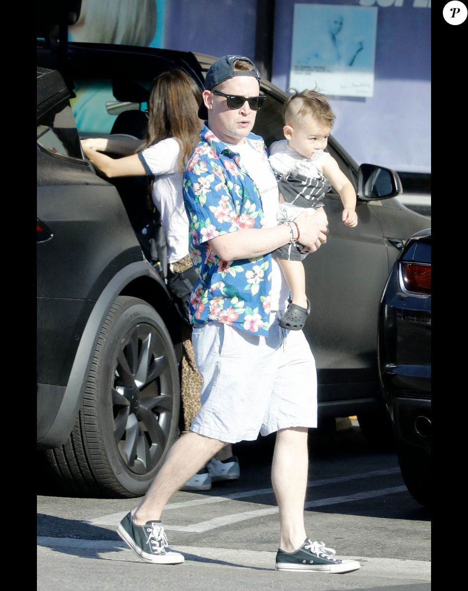 Macaulay Culkin papa : son fils Dakota, 1 an, a une coiffure très très improbable ! : le ...