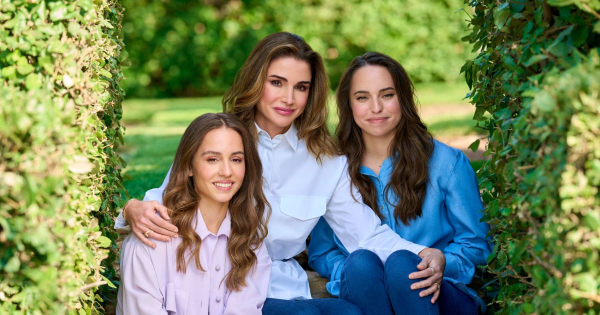 Photo officielle de la reine Rania de Jordanie et ses filles, la ...