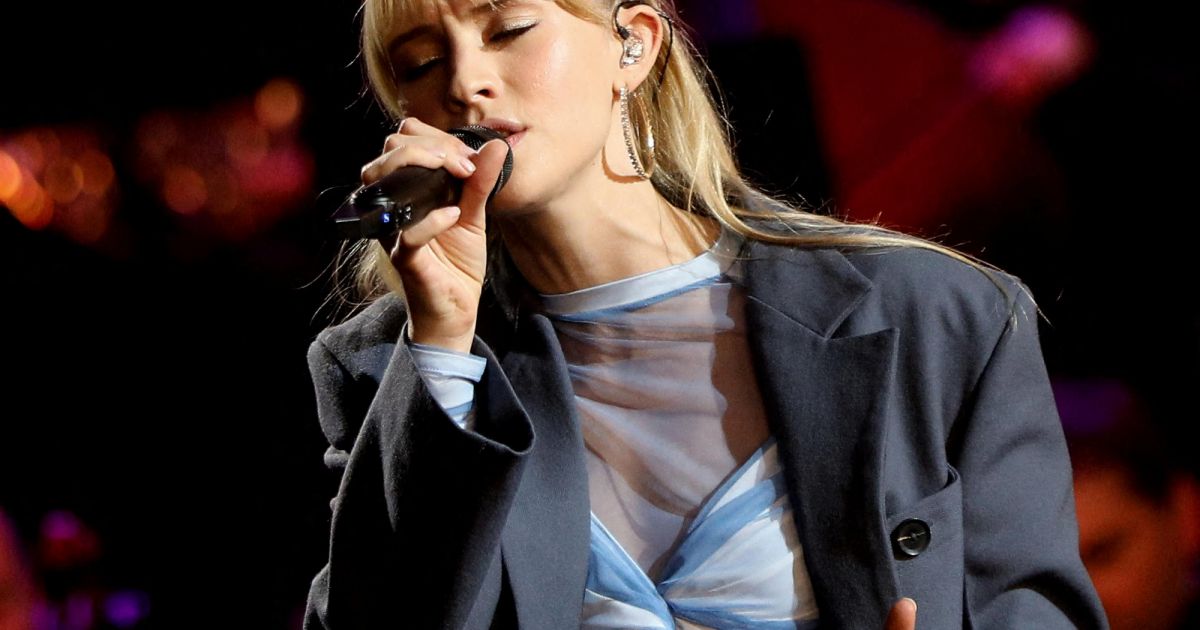 La chanteuse Angele - Enregistrement de l'émission Le grand échiquier à ...