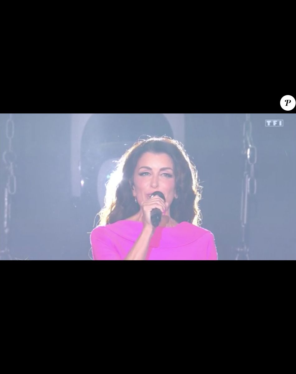 Jenifer rose bonbon à la Star Academy : le prix fou de son look dévoilé ...
