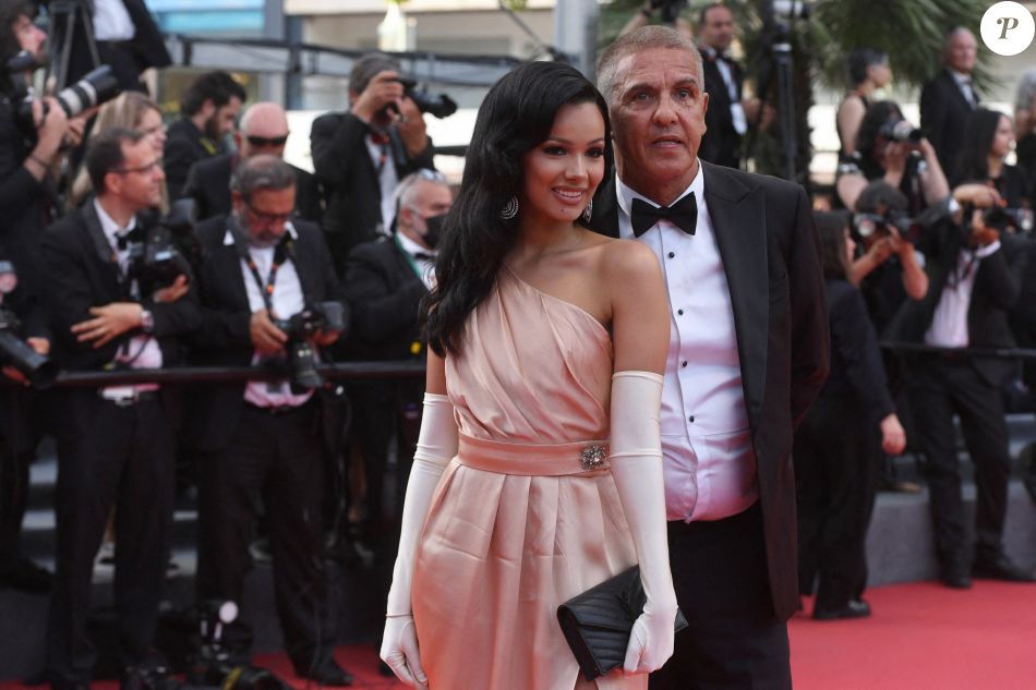 Samy Naceri et sa compagne Athéna - Montée des marches pour la ...