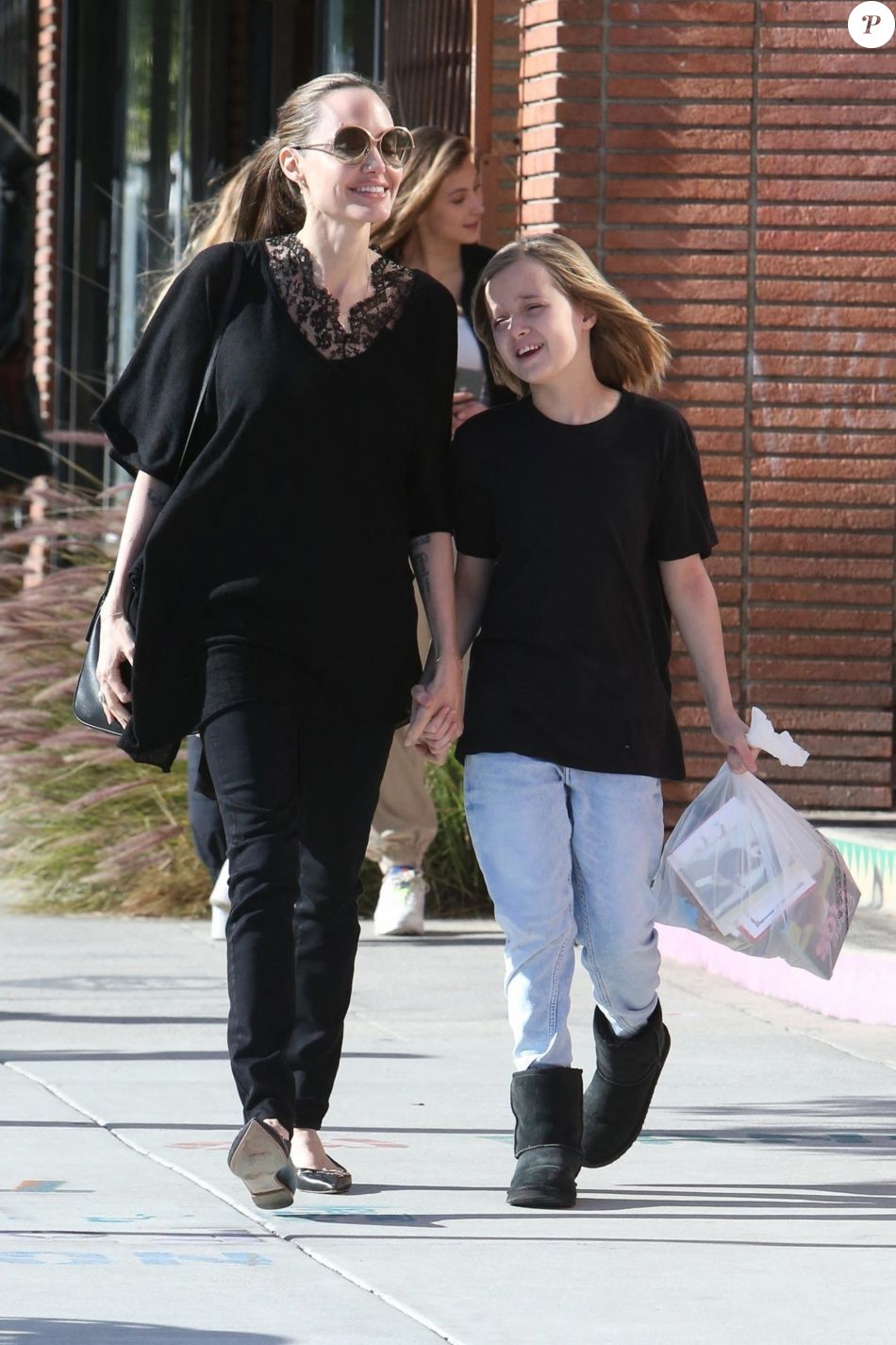 Angelina Jolie Et Sa Fille Vivienne Marcheline Jolie Pitt Sont Allées