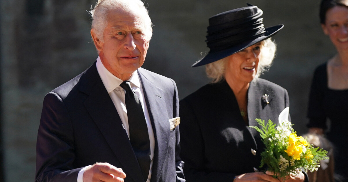 Charles III et la reine consort Camilla affrontent une longue ...
