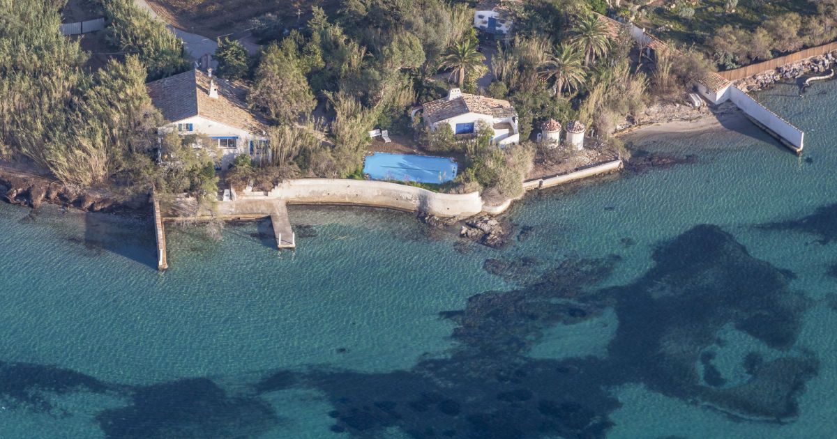 Exclusif - Vue aérienne de la Madrague, maison de la célèbre actrice Brigitte Bardot depuis 1959 ...