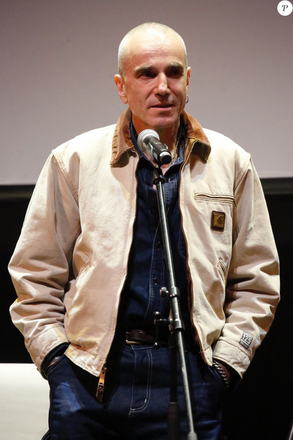 Daniel Day-Lewis répond aux journalistes après la première de son film ...
