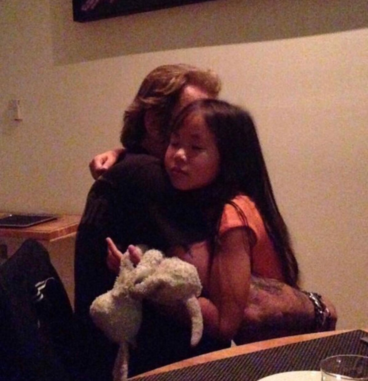 Photo : Joy Hallyday rend hommage à Johnny sur Instagram. Le 9 avril ...