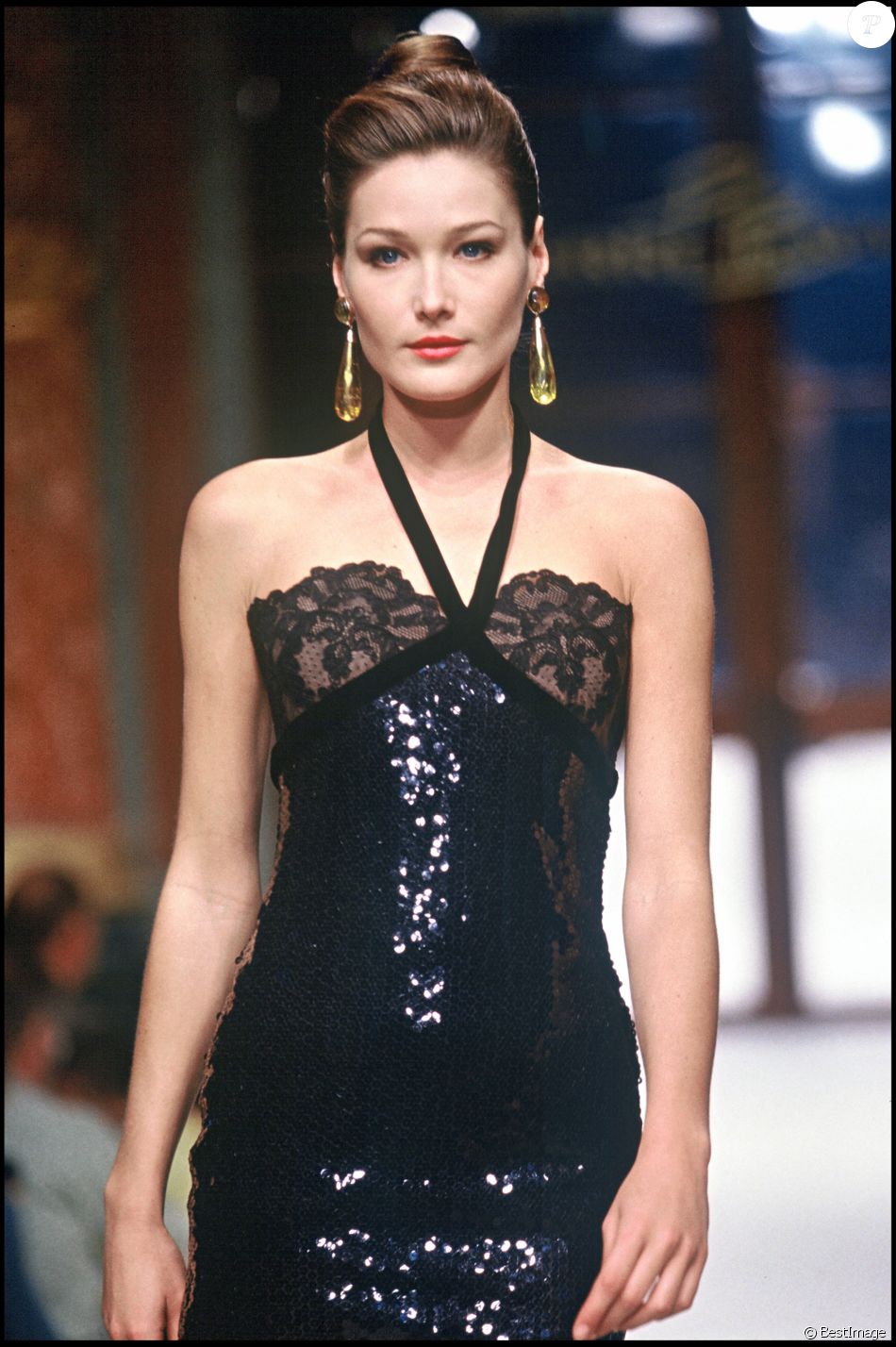 Carla Bruni - Défilé collection Balmain Haute-Couture Automne-Hiver ...