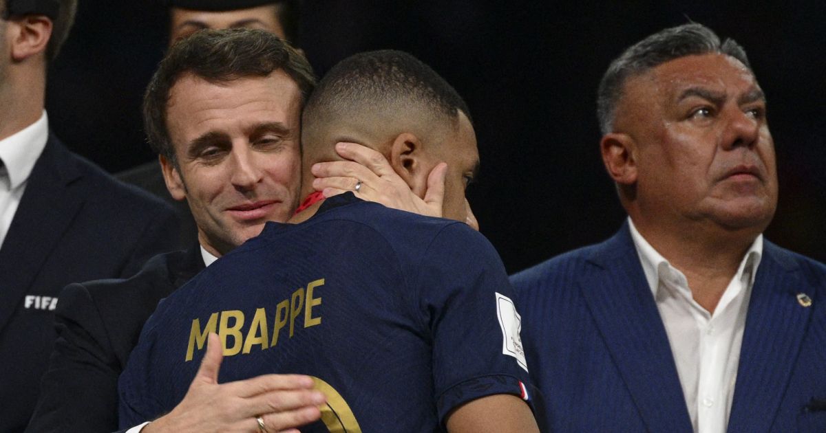 Coupe du monde : Emmanuel Macron fustigé pour cette séquence "presque ...