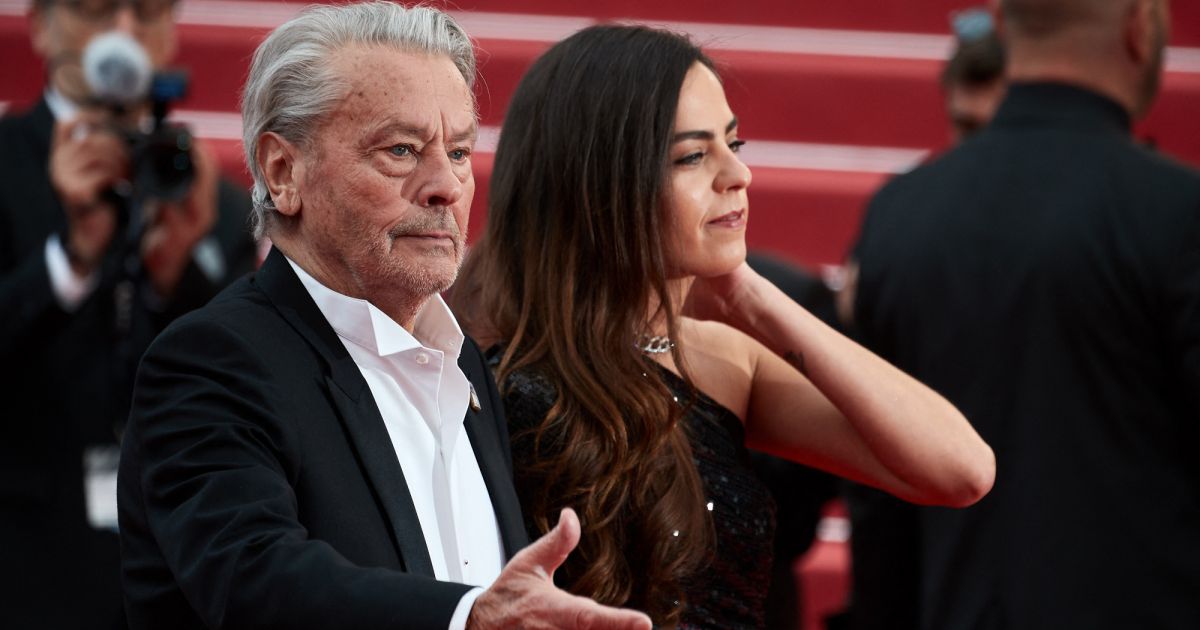 Alain Delon déconne avec Anouchka : sa fille dévoile leur dernier ...