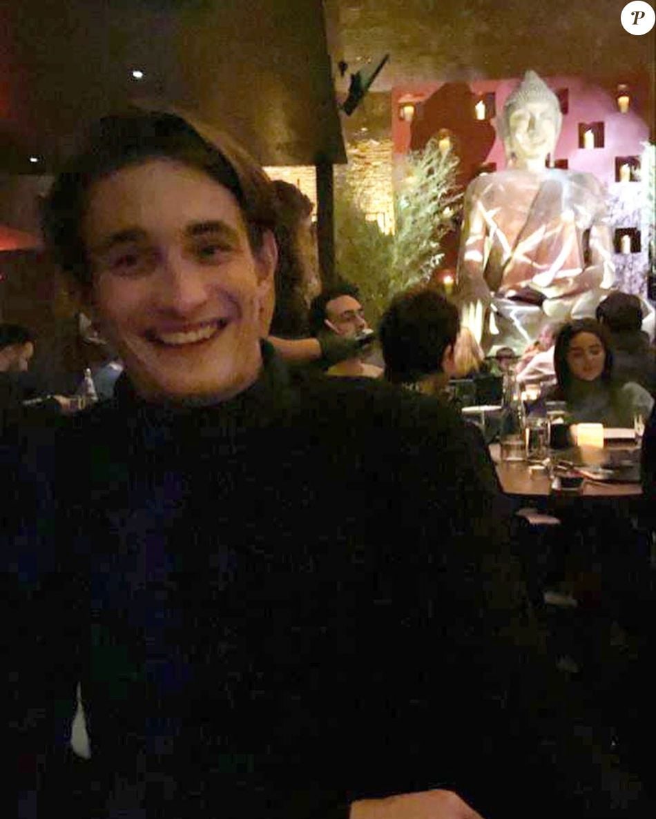Aurélien Enthoven a fait la fierté de sa maman Carla Bruni en défilant ...
