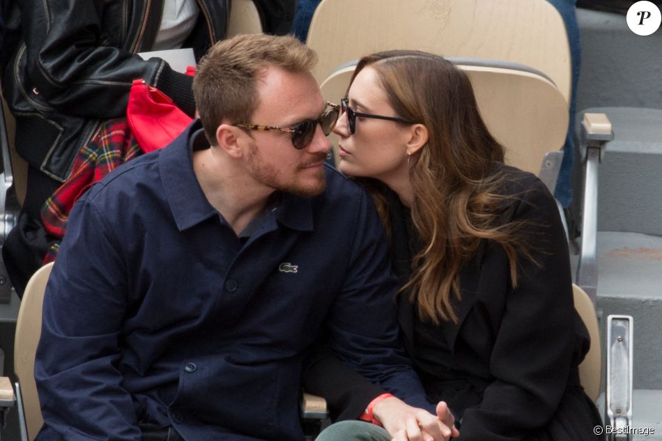 Roby Schinasi et sa compagne Maja Simonsen dans les tribunes lors des ...