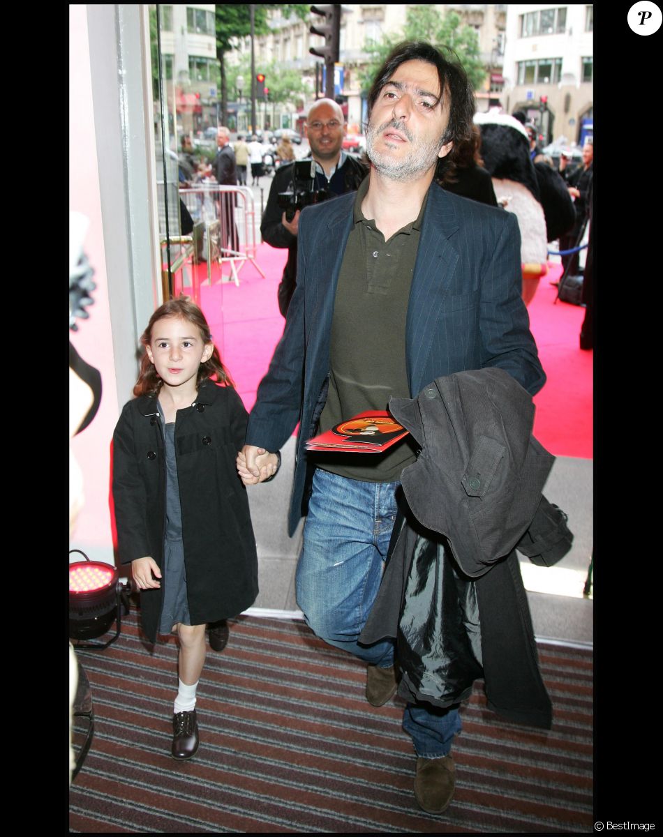 Charlotte Gainsbourg et Yvan Attal : Leur fille Alice, ventre à l'air et bijoux de corps... Son ...