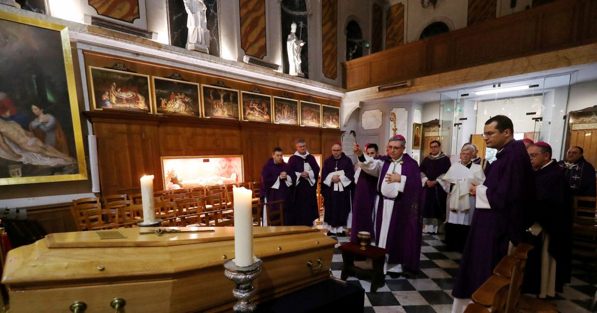 Mgr Dominique-Marie David, archevêque de Monaco dans la chapelle de la ...