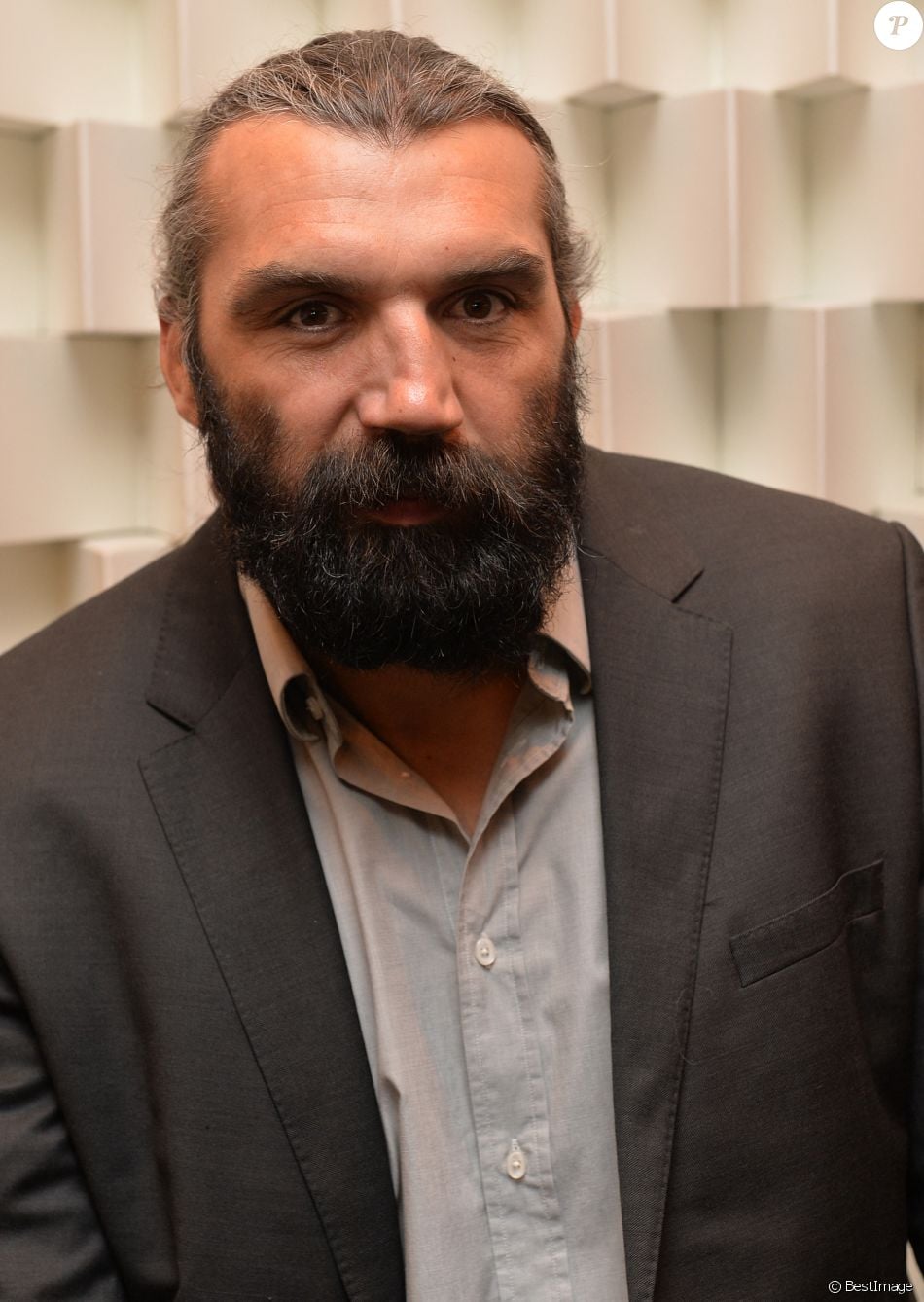 Exclusif - Sébastien Chabal pose au centre culturel alternatif Electric ...