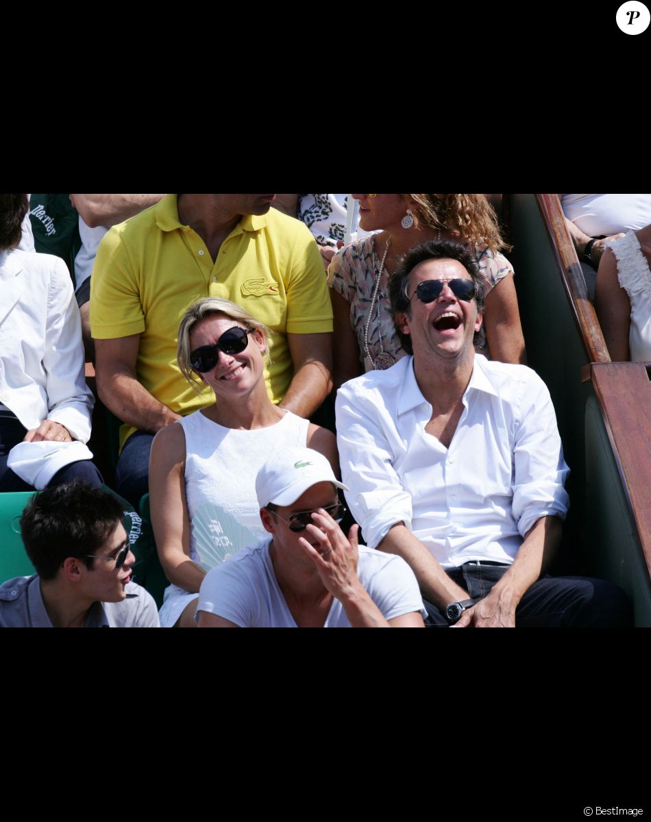 Anne-Sophie Lapix, son mari frappé par le cancer : "Une épreuve rude" : le diaporama - Purepeople