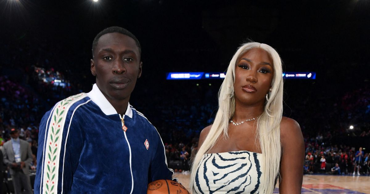 Khaby Lame et Aya Nakamura - People au match de Basketball Paris NBA ...