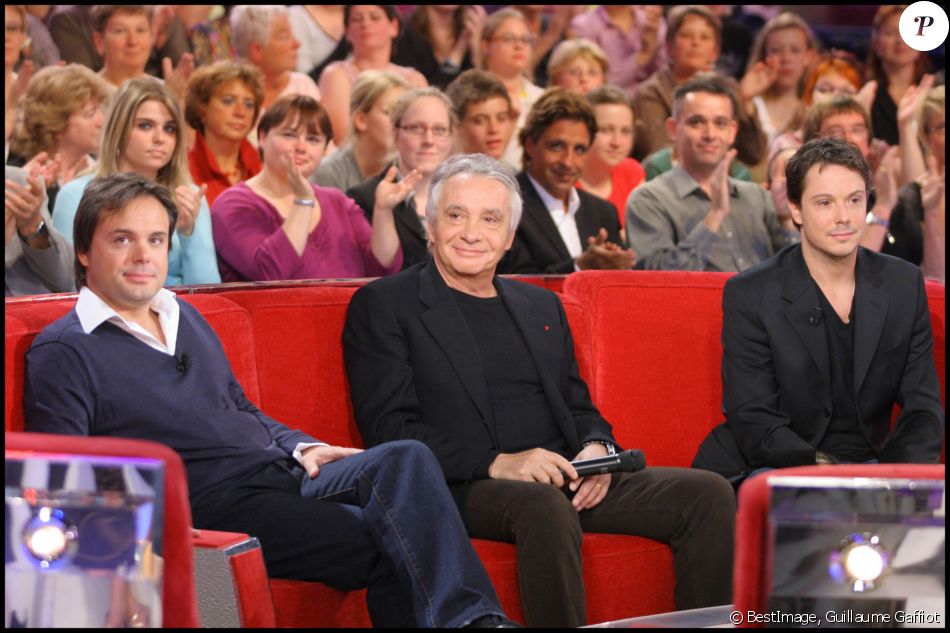 Michel Sardou et ses fils Davy et Romain Sardou - Enregistrement de l ...
