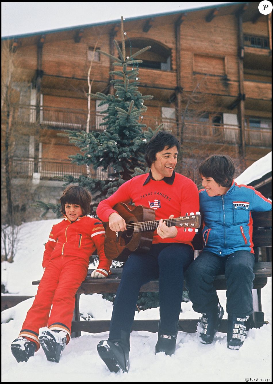 Sacha Distel avec ses enfants à Megève - Purepeople