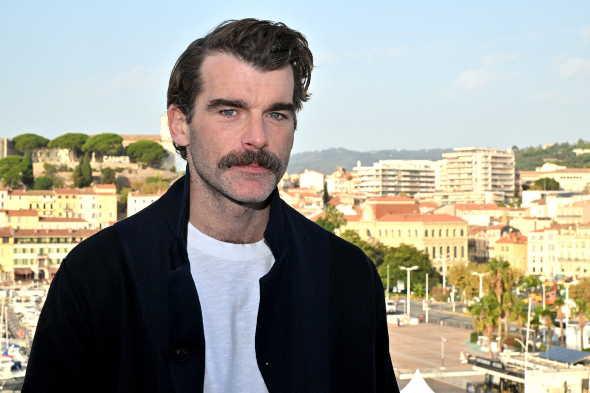 Photo : Stanley Weber pour la série TV "Drops of God" durant un ...