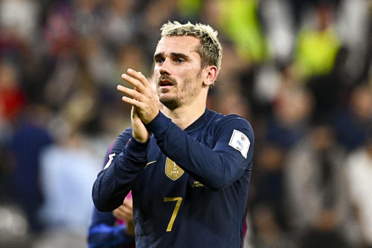 Photo : Antoine Griezmann en fin de match - Match de football France ...