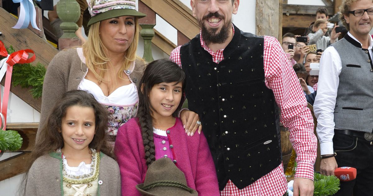 Franck Ribery célèbre la fête de la bière Oktoberfest avec sa femme ...