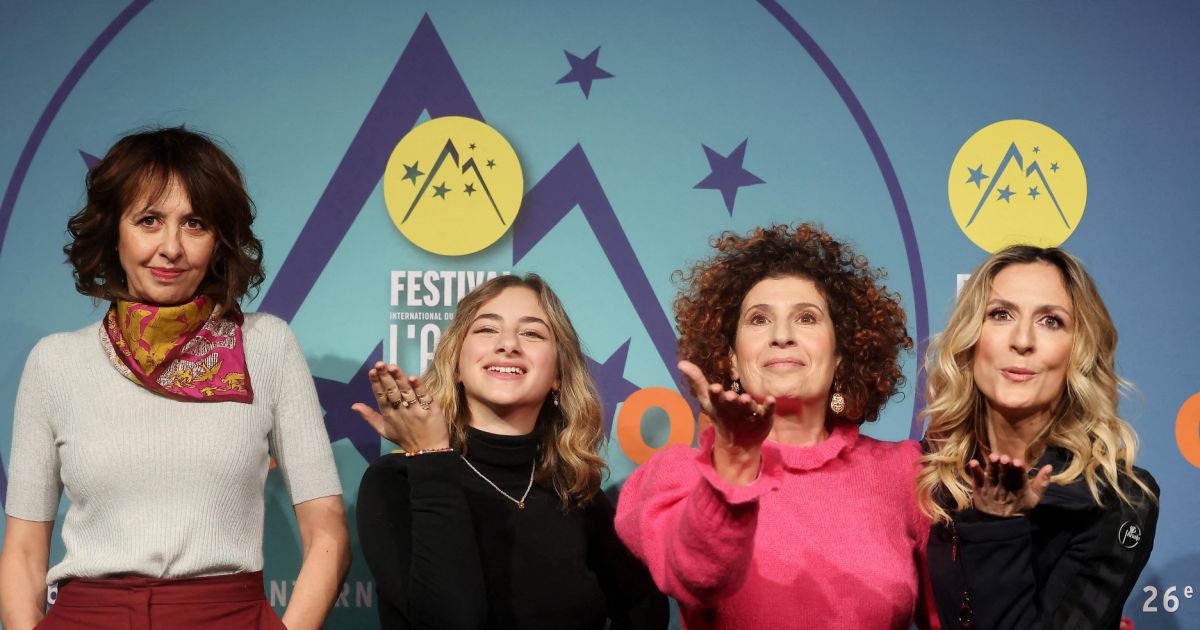 Valérie Bonneton, Louise Malek, Guilaine Londez, Camille Chamoux pour ...
