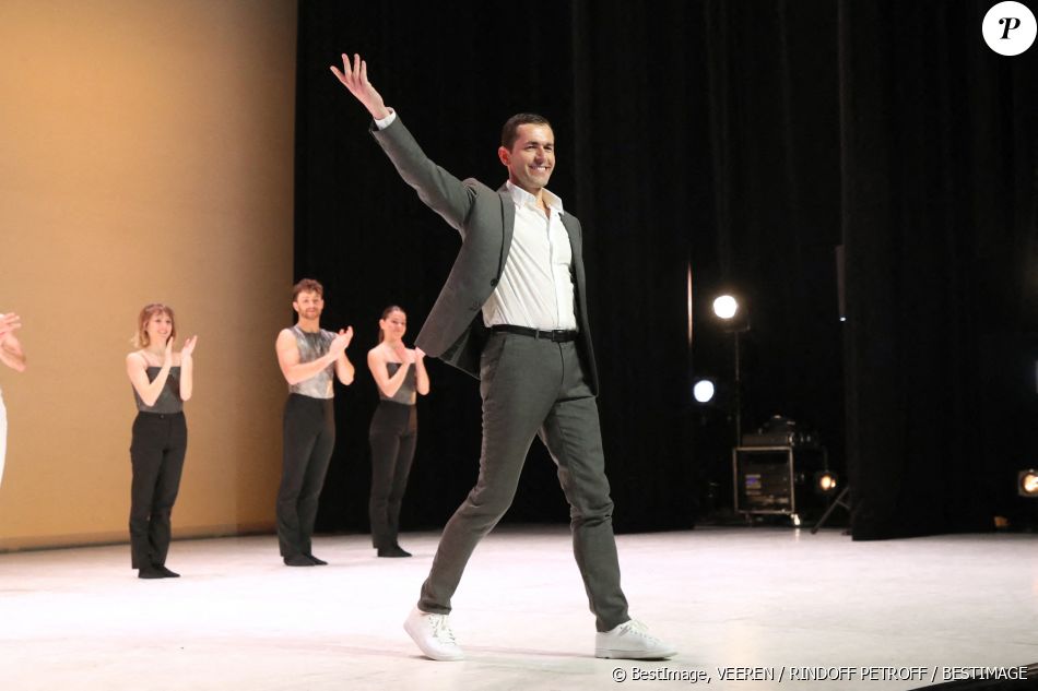 Exclusif - Le chorégraphe Julien Lestel avec sa Troupe lors de la ...