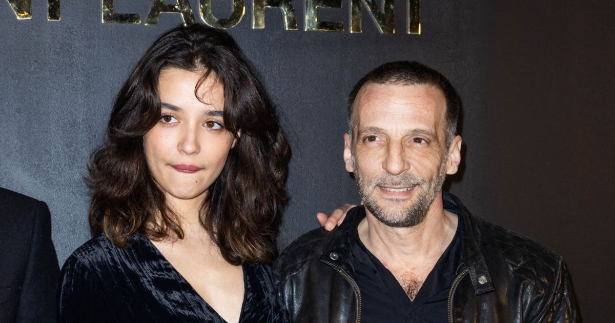 Carmen Kassovitz, Mathieu Kassovitz - Photocall du défilé Saint-Laurent ...
