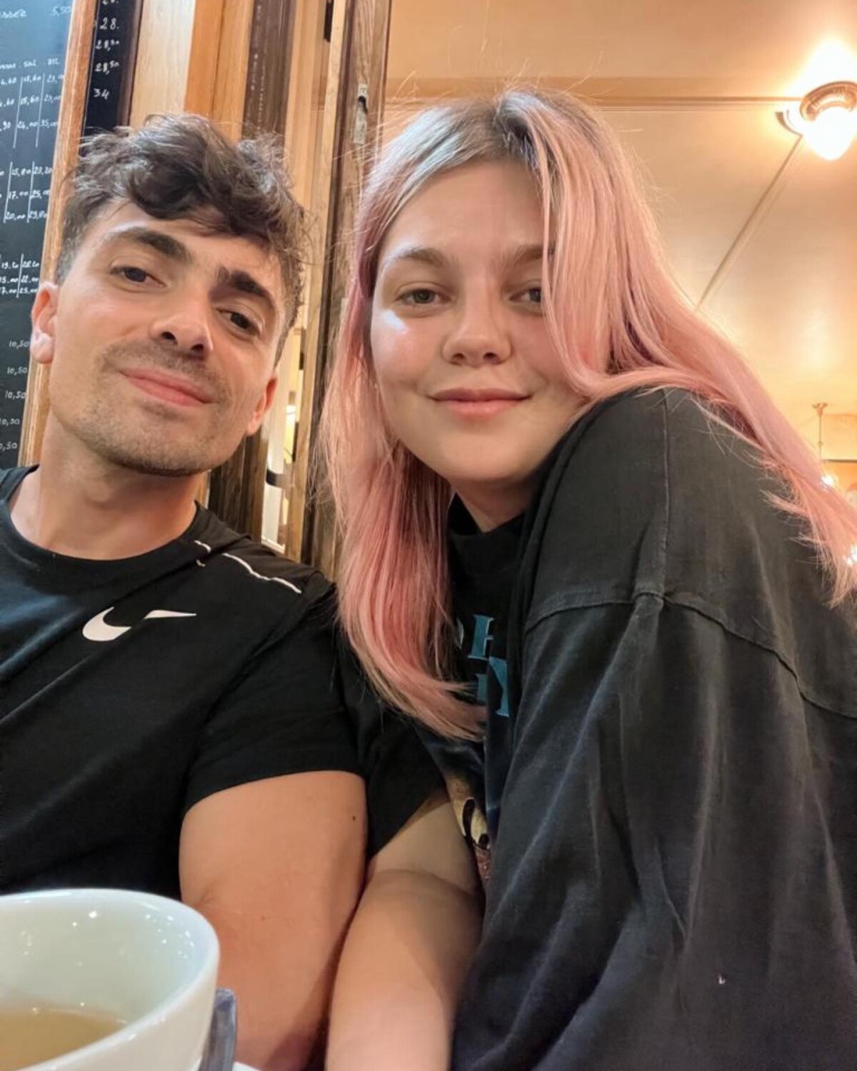 Photo : Louane et son compagnon Florian Rossi. Le 31 décembre 2022 ...