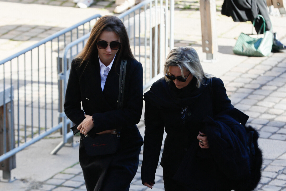 Photo : Exclusif - Laura P. (victime) et sa mère Olga C. - Premier jour ...