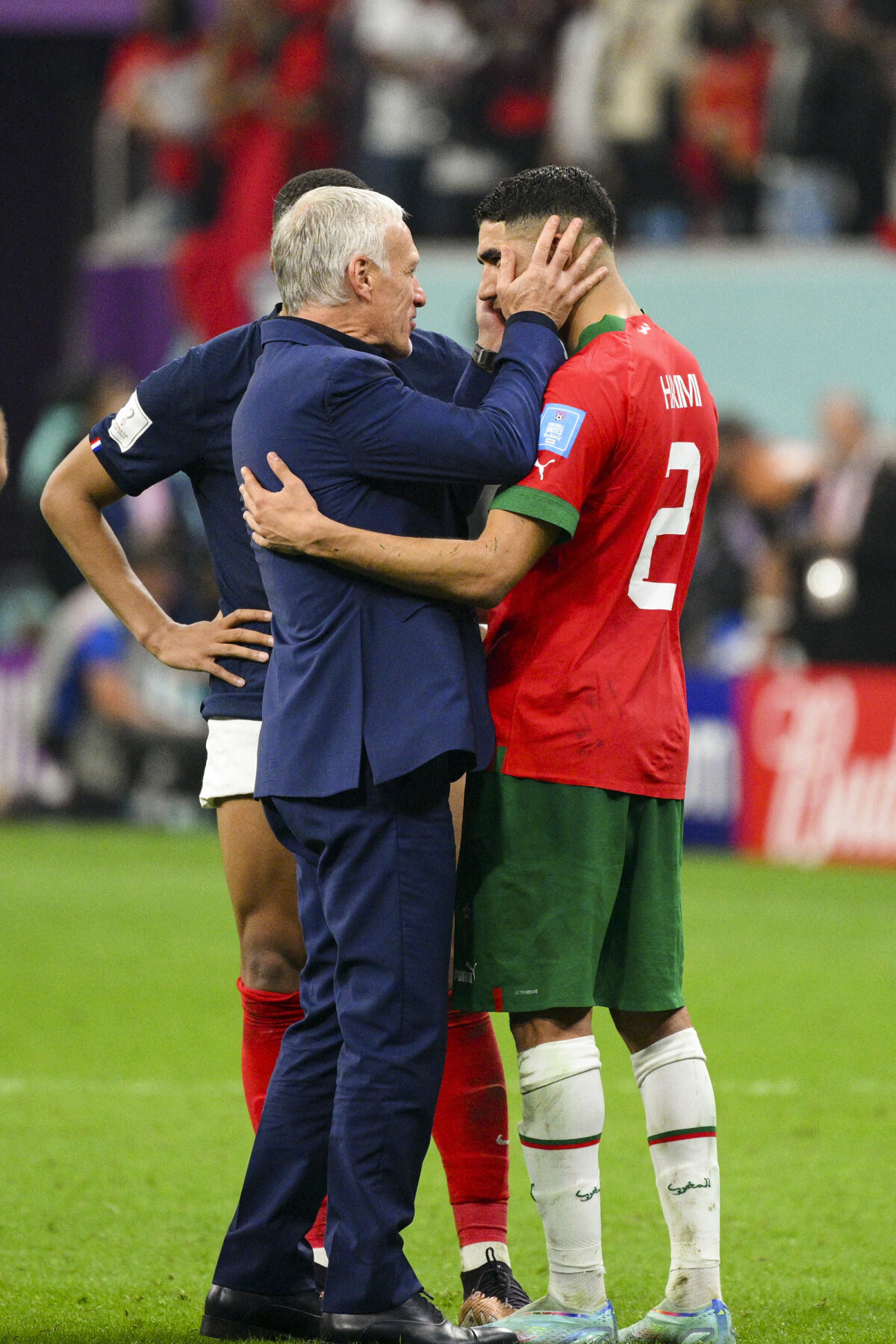 Photo : MBAPPE Kylian (FRA) et HAKIMI Achraf (MAR) en fin de match / Didier Deschamps entraineur ...