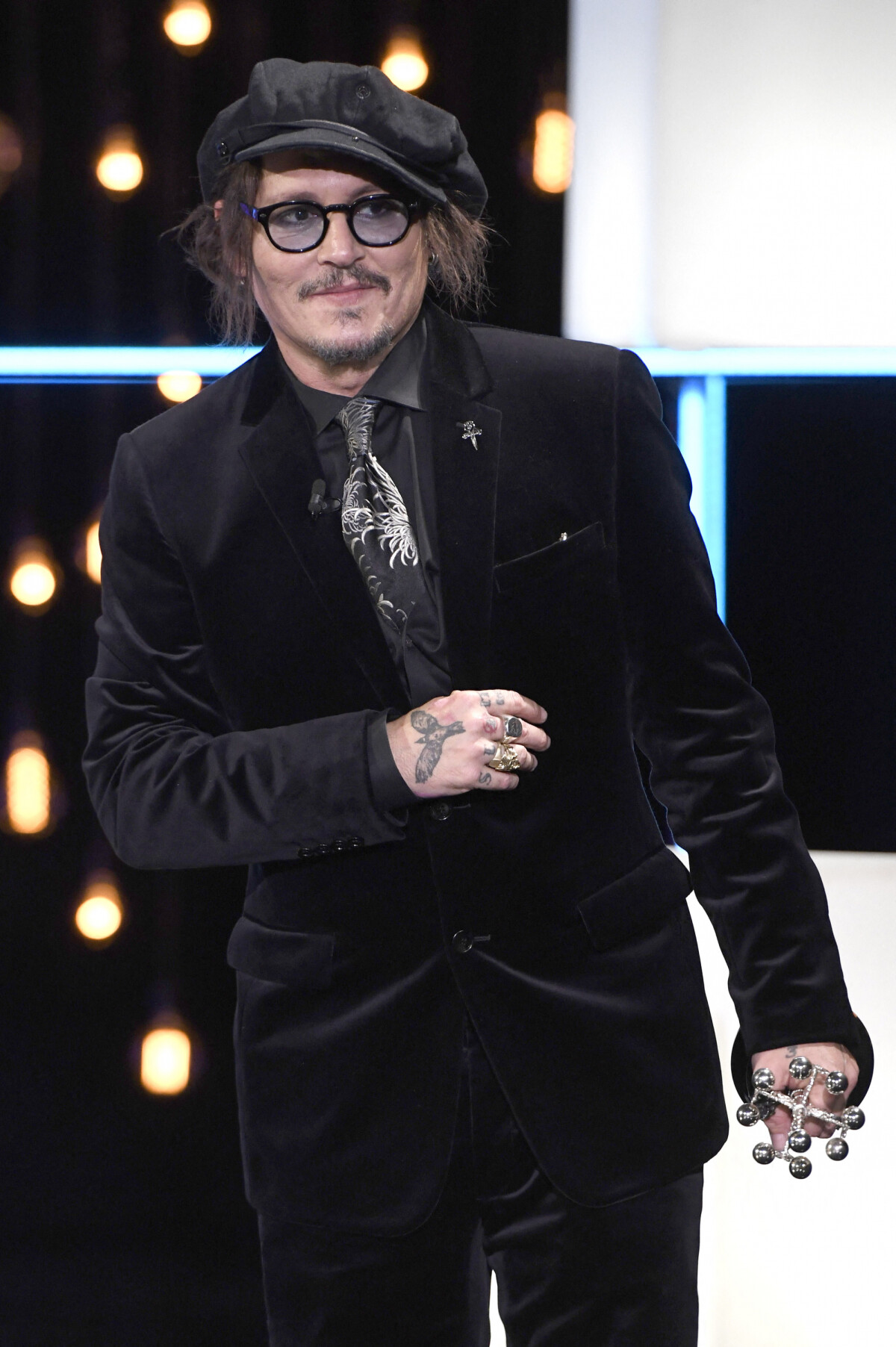 Photo : Johnny Depp reçoit un Donostia award sur la scène du 69ème ...