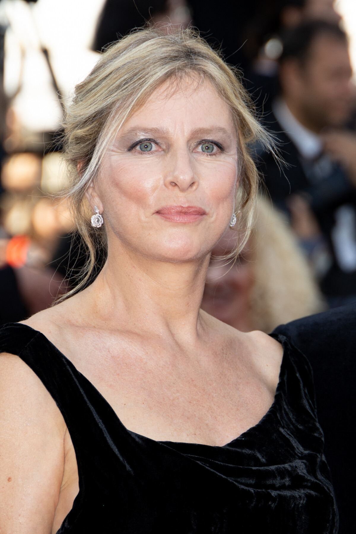 Photo : Karin Viard - Montée des marches du film " The Old Oak " lors ...