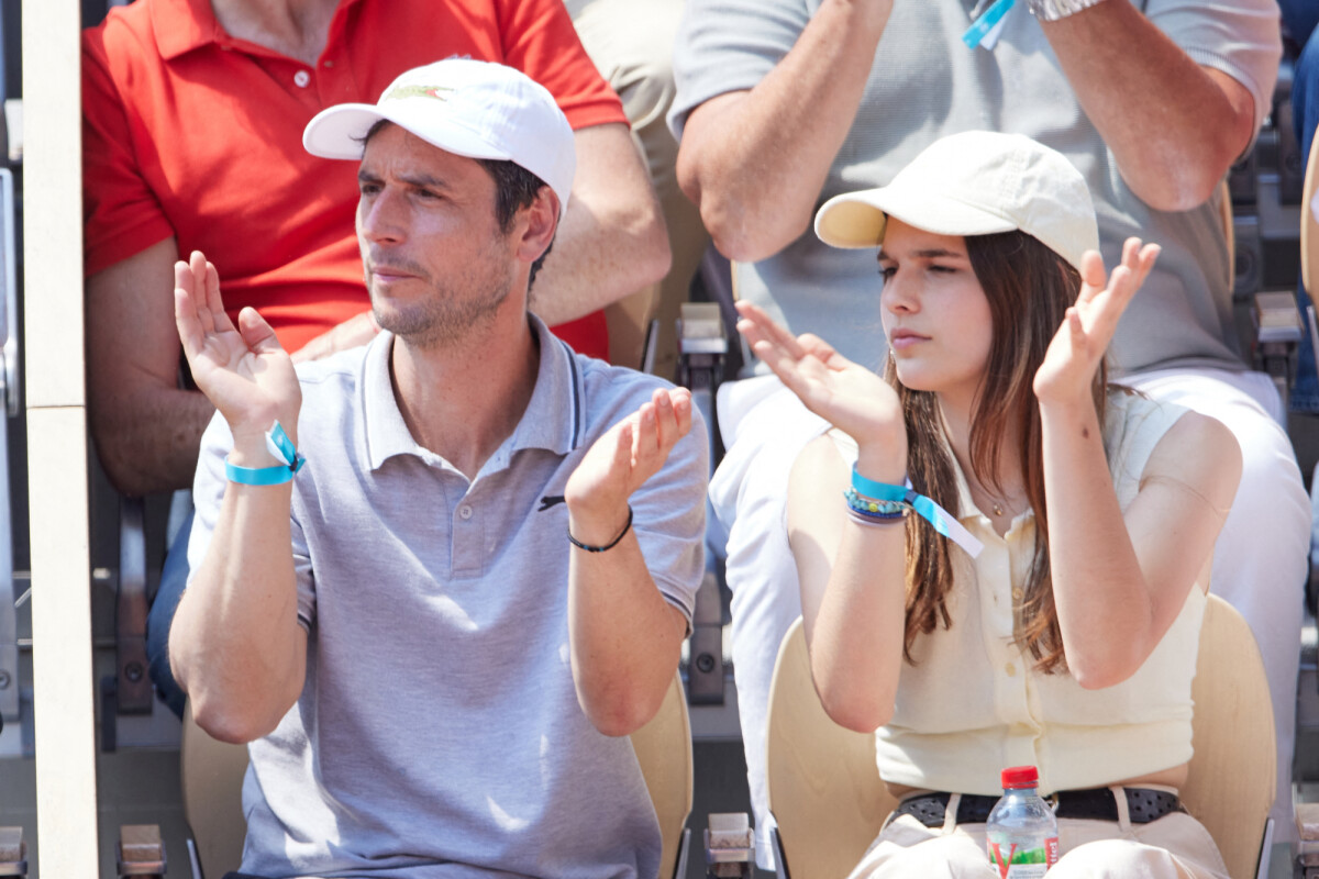 Photo : Jérémie Elkaïm et sa fille Rebecca en tribunes lors des ...