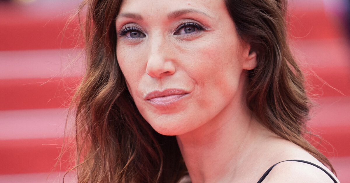 Laura Smet dévoile son corps sculpté en pleine séance de sport... fini ...