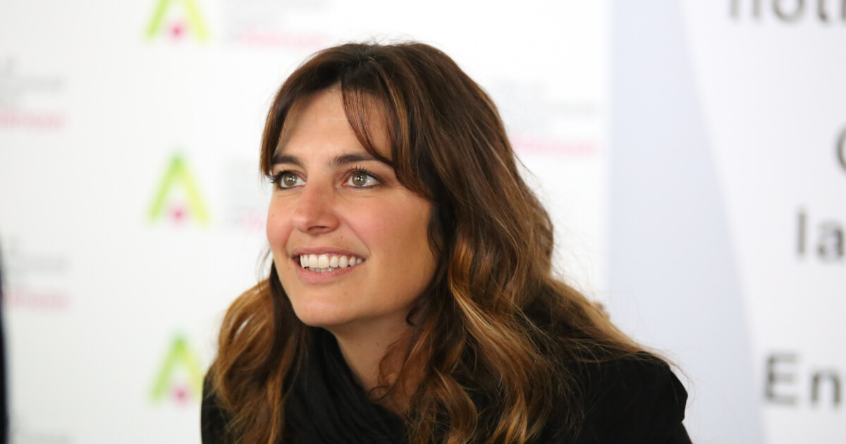 "Ce n'est plus possible" : Laëtitia Milot, émue aux larmes, annonce qu ...