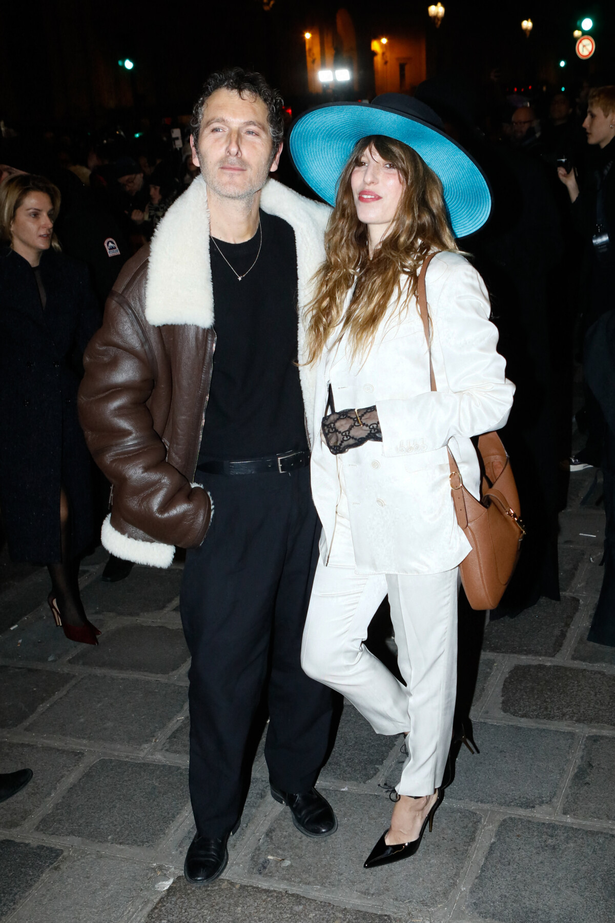 Photo : Simon Buret et Lou Doillon - Arrivées au défilé de mode Haute ...