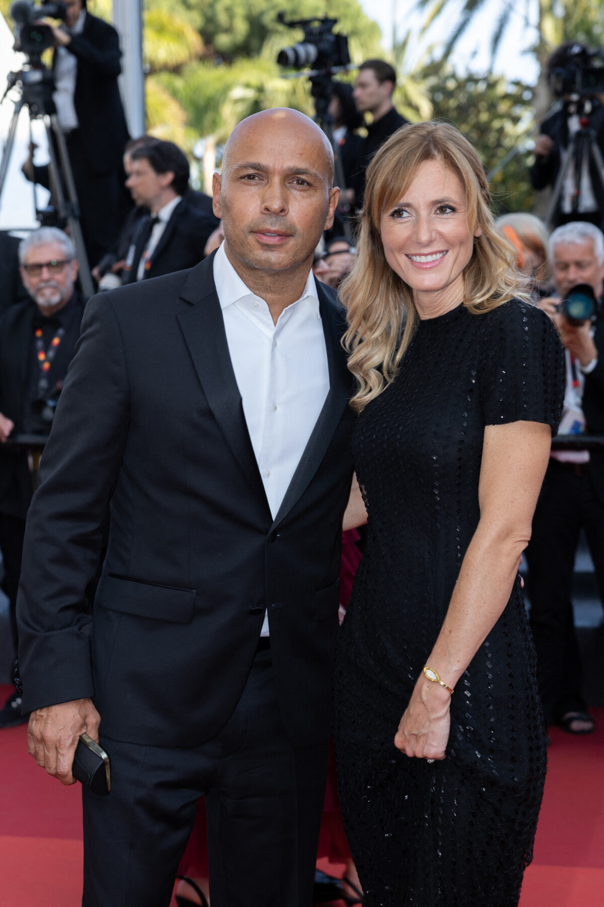 Photo : Eric Judor et sa compagne - Montée des marches du film " The ...