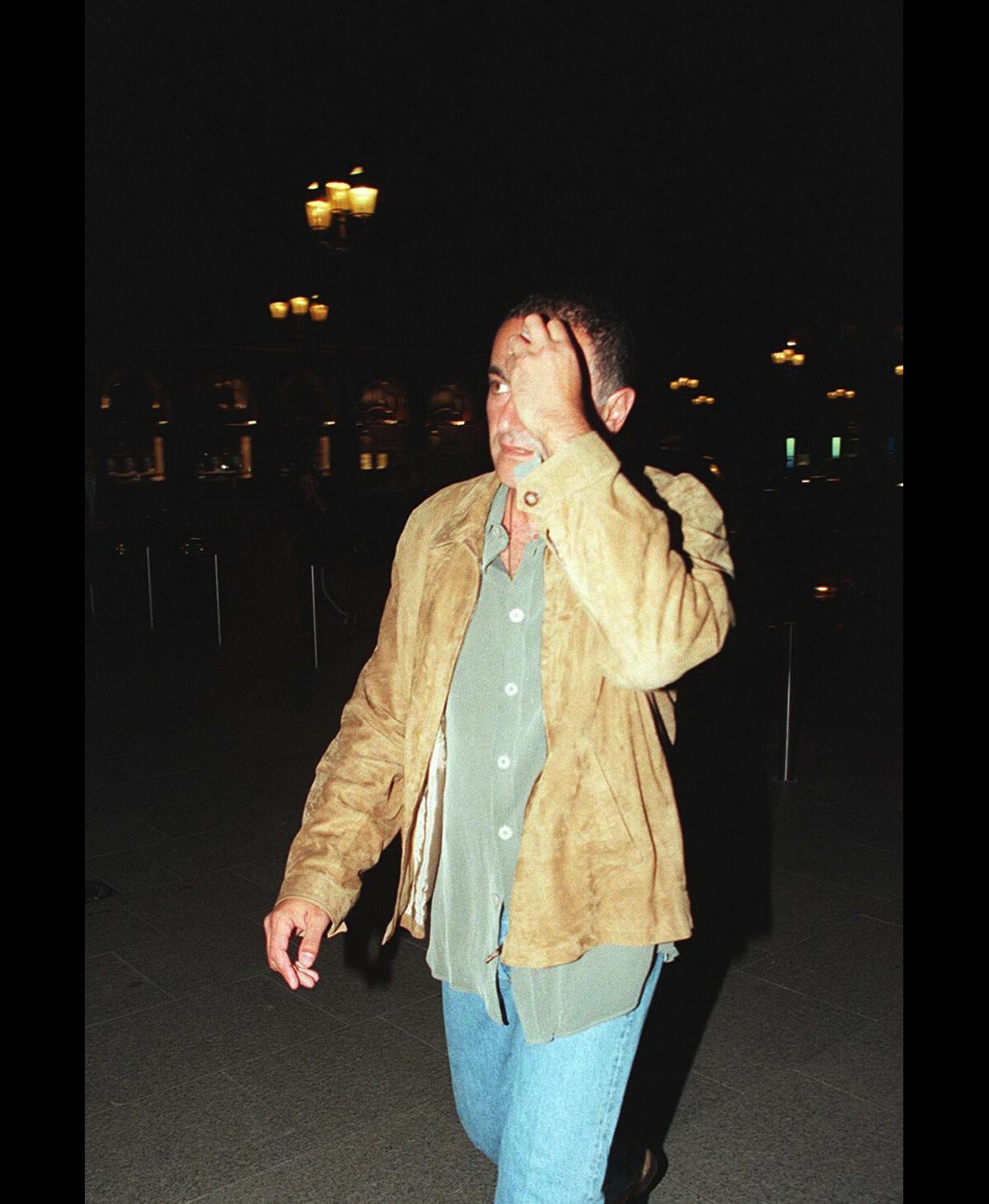 Photo : Dodi Al-Fayed arrive au Ritz, août 1997. - Purepeople