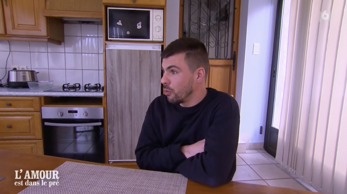 Photo : "Florian mérite mieux que Perrine", "Perrine, quand elle ...