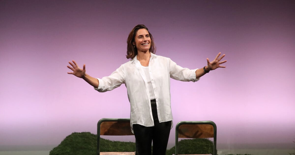 Alessandra Sublet lumineuse pour la première de son spectacle : Marc ...