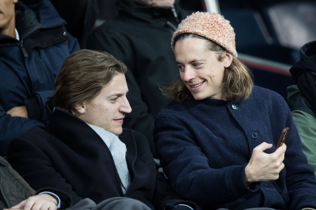 Photo : Pierre Sarkozy, Jean Sarkozy dans les tribunes lors du match de ...