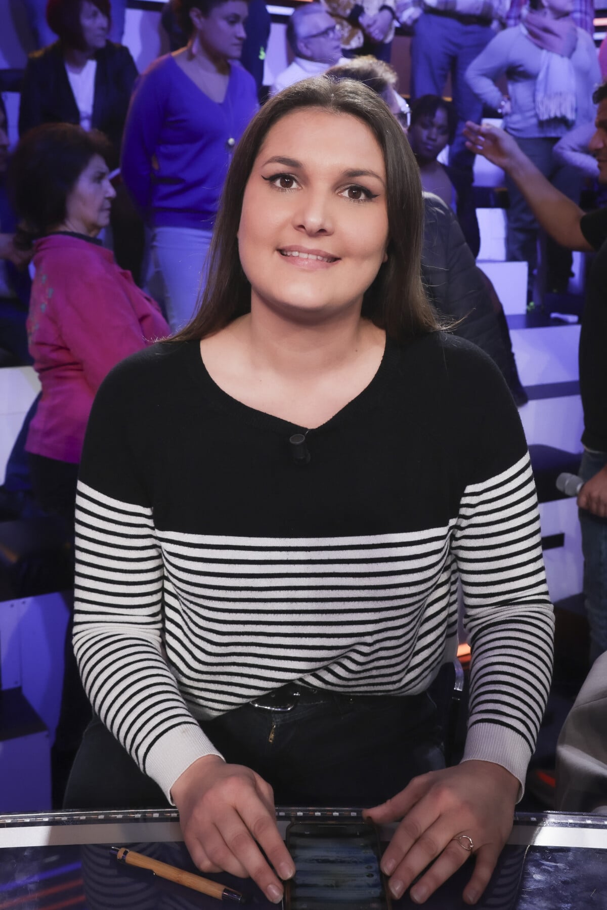 Photo : Exclusif - Juliette Briens sur le plateau de la nouvelle ...