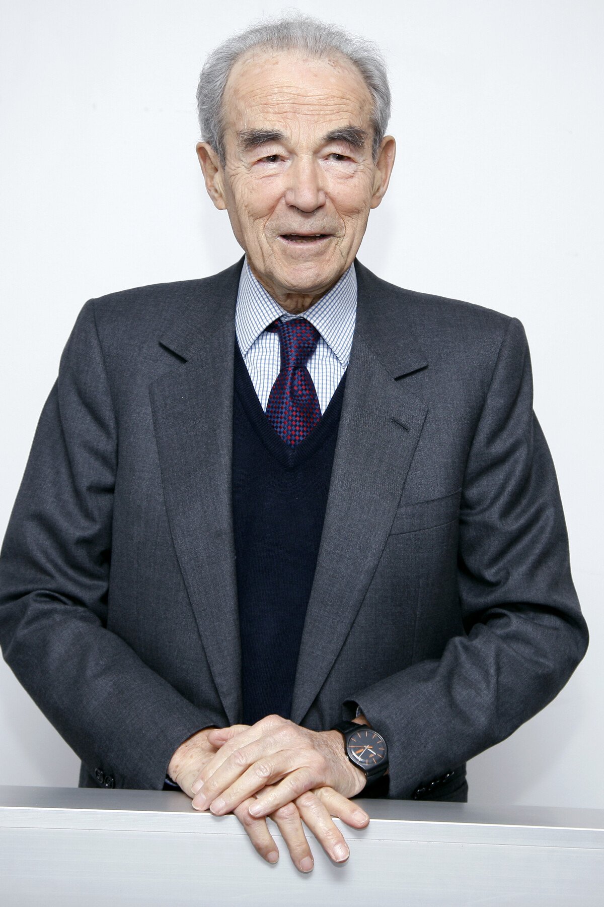 Photo : Portrait de Robert Badinter - Purepeople